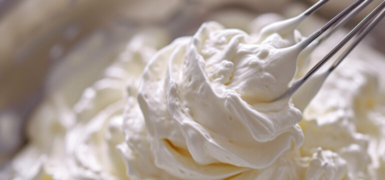 Tipos de chantilly: entenda a versatilidade e os benefícios do creme ...