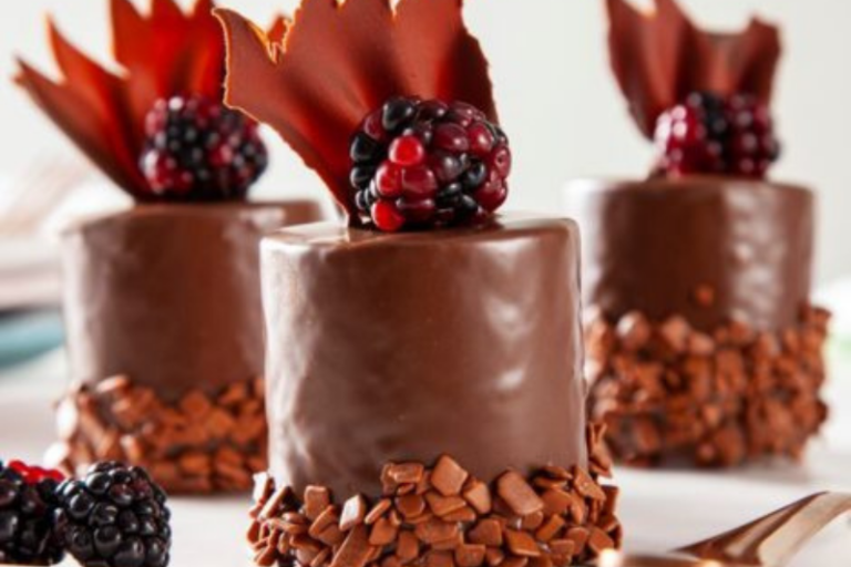 MONO PORÇÃO DE FRUTAS VERMELHAS COM CHOCOLATE - blog.dellys.com.br